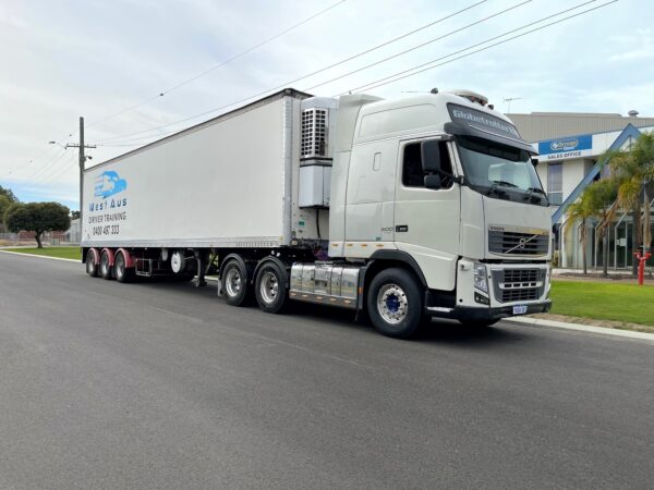 Heavy Combination License | Courses | West Aus Truck Driver